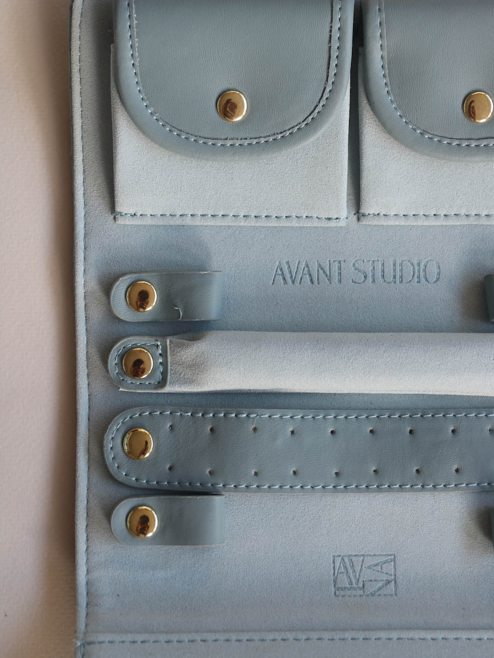 AVANT STUDIO| JEWELLERY ROLL POWDER BLUE – Avant Studio