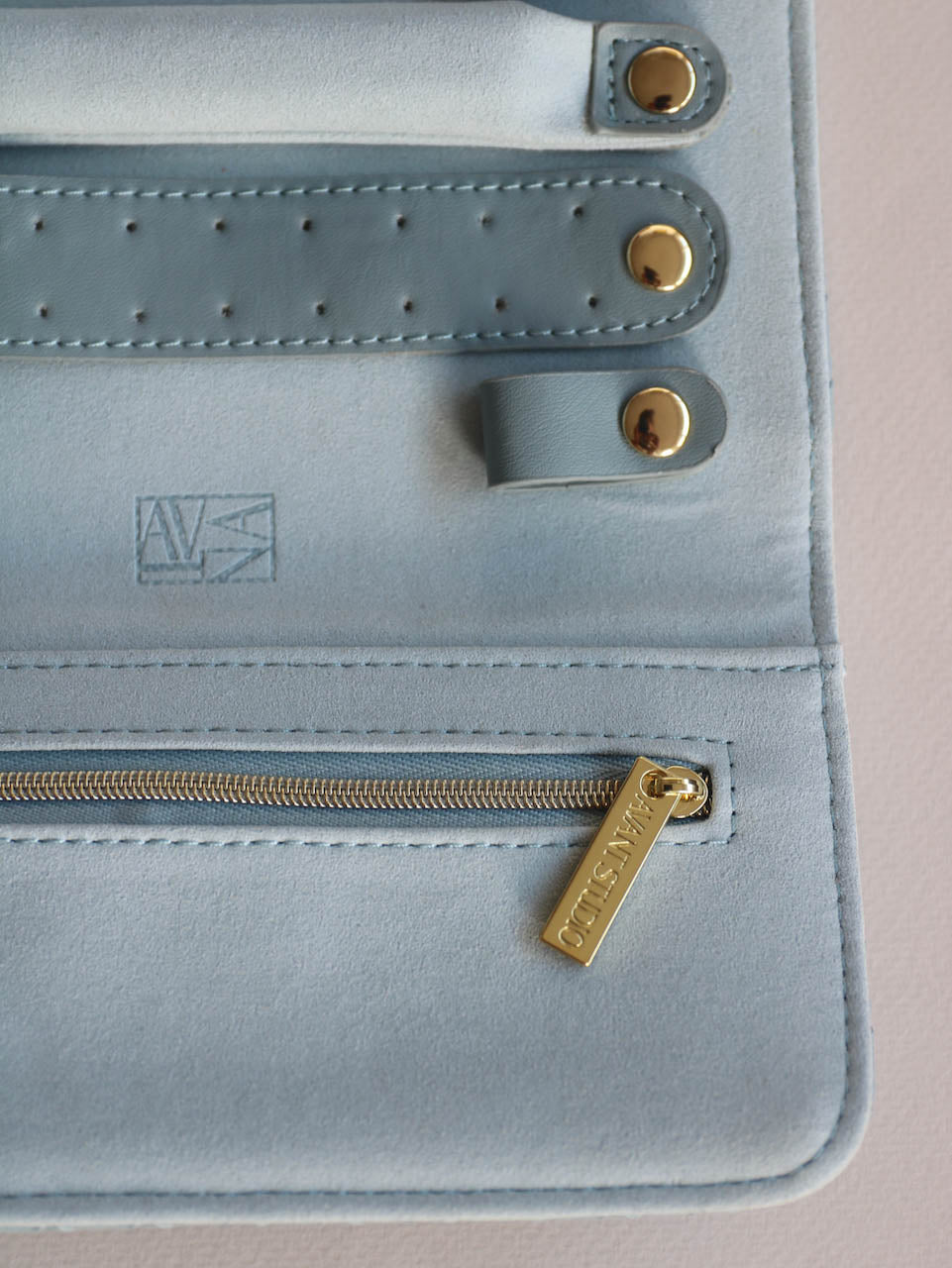AVANT STUDIO| JEWELLERY ROLL POWDER BLUE – Avant Studio